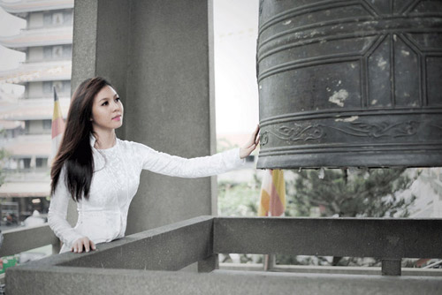 Bản sao Jennifer khoe vẻ đẹp trong sáng