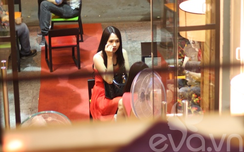 Gái Nhảy Minh Thư Sexy Uống Nước Vỉa Hè Minh Thu