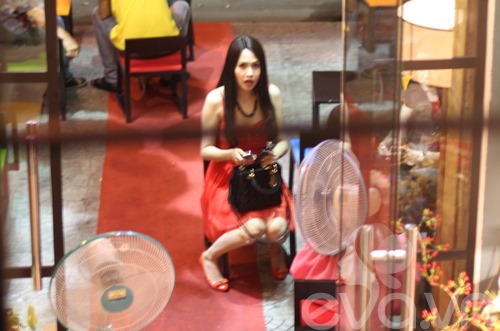 Gái Nhảy Minh Thư Sexy Uống Nước Vỉa Hè Minh Thu