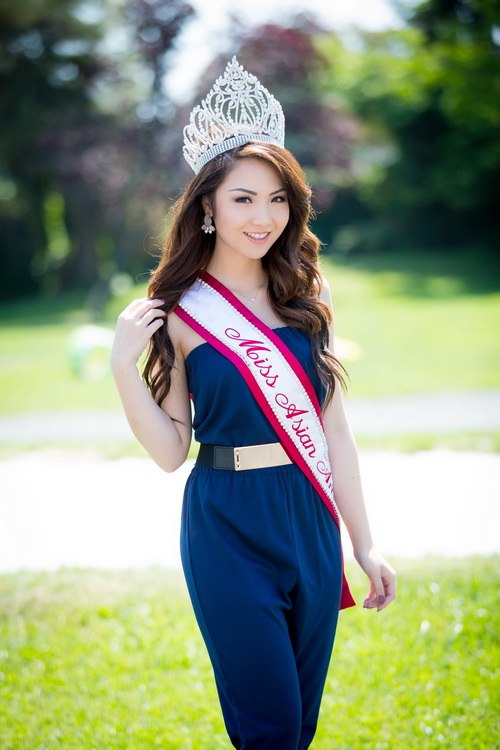 HH Jennifer Chung rủ trai đẹp thăm trẻ em ung thư