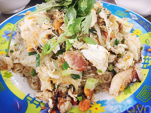Miến xào cua ngon ngậy khó cưỡng ở Đinh Tiên Hoàng