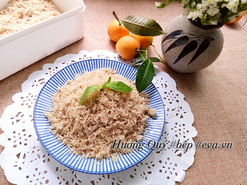 Xôi cuộn ruốc thơm ngon, đẹp mắt ai nhìn thấy cũng muốn ăn ngay