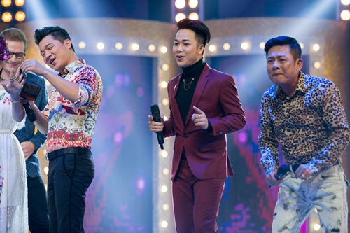 Lần đầu tiên, Quách Tuấn Du đi chấm giọng chính cha nuôi - danh ca Ngọc ...