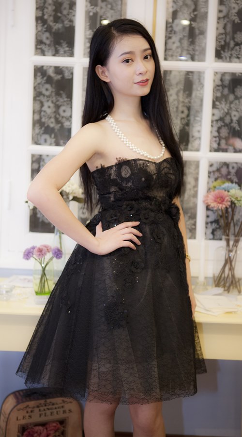 Vay den | Cách mix đồ đơn giản với chân váy đen năm 2013