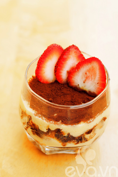 Cách làm bánh tiramisu thơm ngon cực đơn giản - Bếp Eva.vn - Bếp Eva