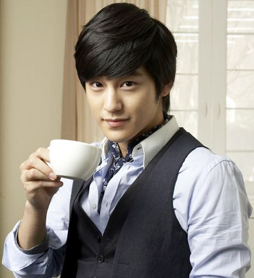 Mỹ nhân Kim Sam Soon khoe ảnh sinh con dưới nước