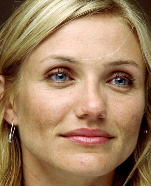 Người nổi tiếng cũng da xấu, mặt mụn dù có make up đậm