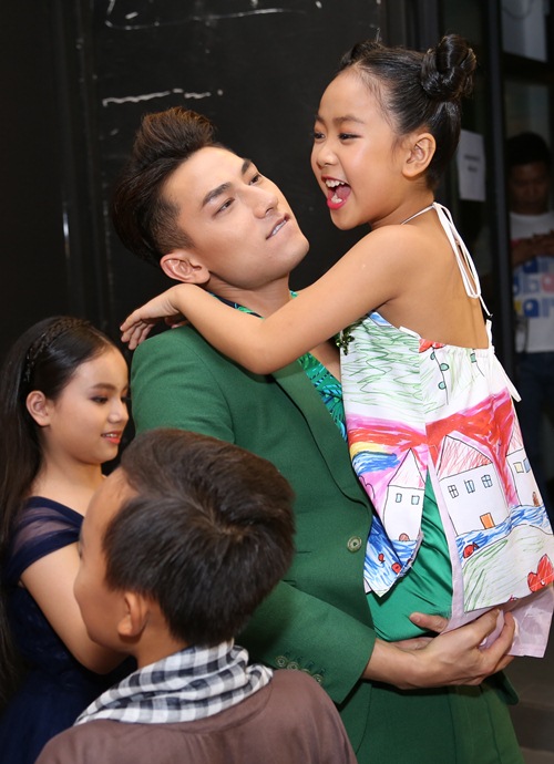 Isaac - chàng mỹ nam vạn con nít mê của Vietnam Idol Kids