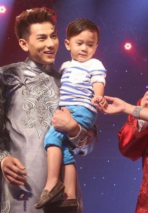 Isaac - chàng mỹ nam vạn con nít mê của Vietnam Idol Kids