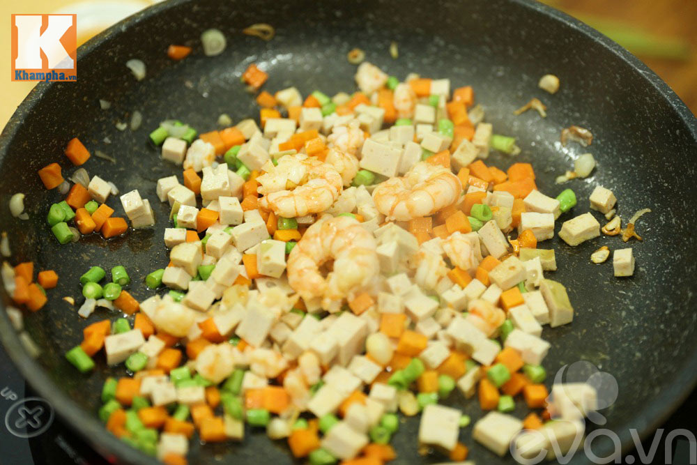 Cơm sen thơm ngon đậm chất Cố đô