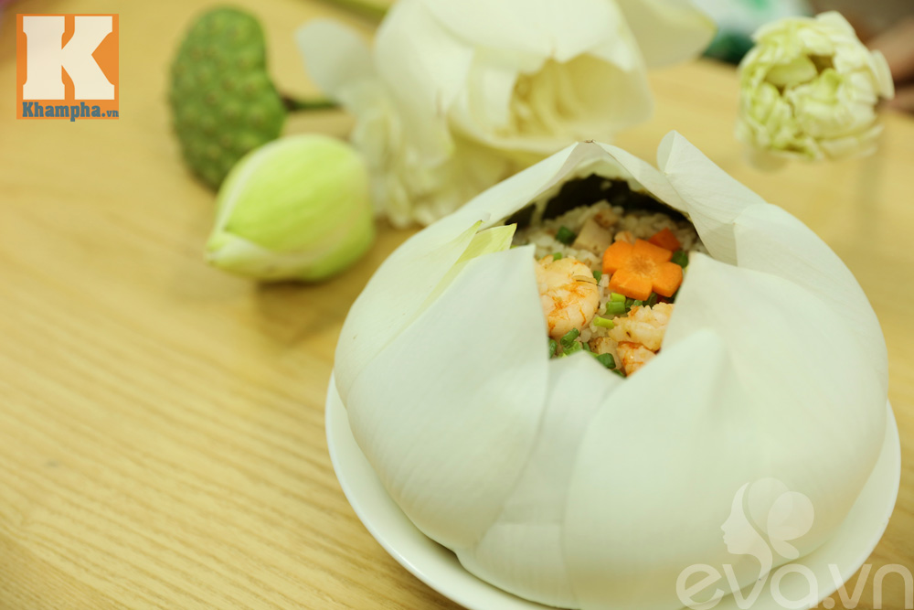 Cơm sen thơm ngon đậm chất Cố đô