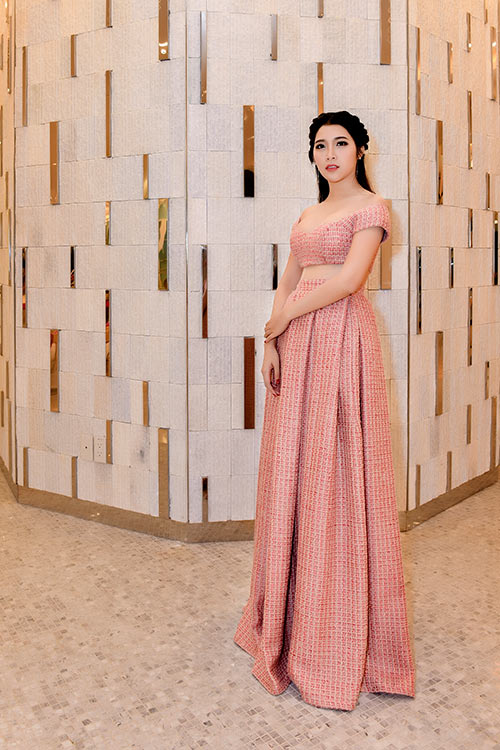 Yan My thích thú khi được khen xinh đẹp hơn trên hình