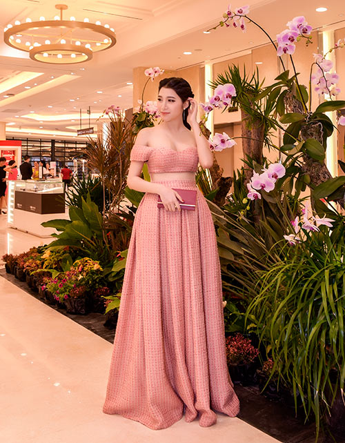 Yan My thích thú khi được khen xinh đẹp hơn trên hình