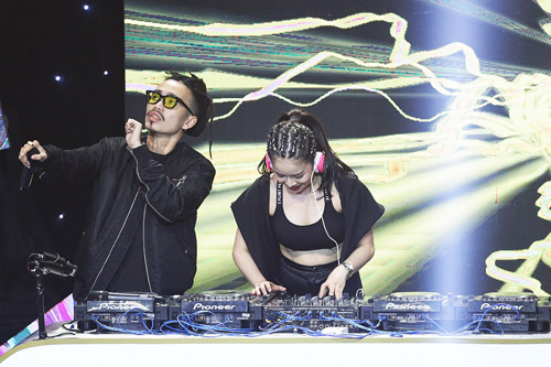 Tóc Tiên xinh đẹp bên cạnh bạn trai tin đồn trong đêm Chung kết Tài ...