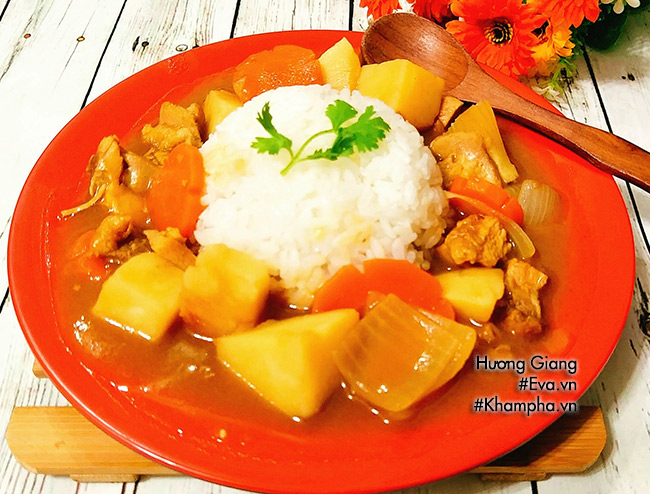 Cách nấu cari gà ngon và thơm cho bữa trưa đầy hấp dẫn - Bếp Eva