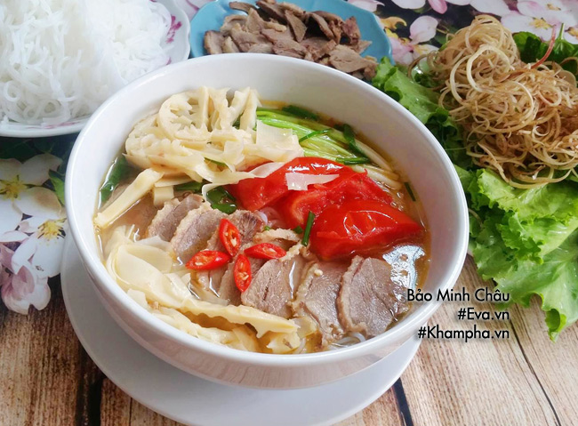 Mẹ nấu bún măng ngan hấp dẫn, cả nhà ăn sáng khỏi cần ra hàng