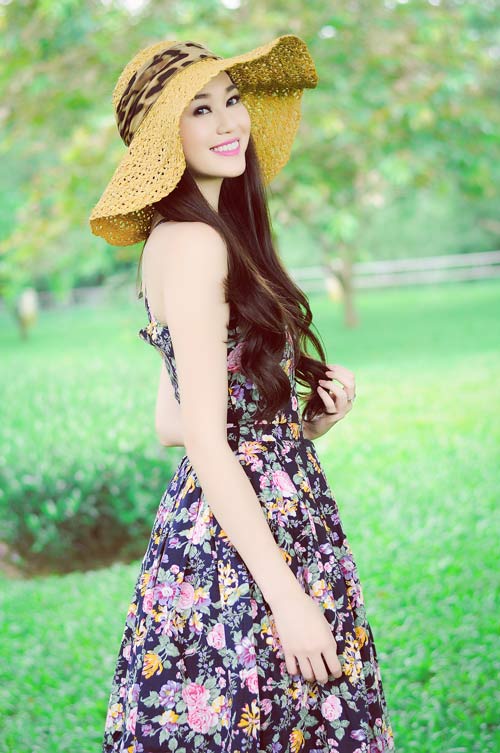 Khánh My trong trẻo trong ngày nắng