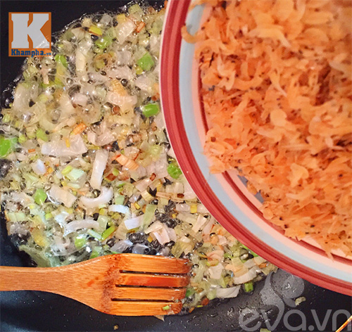 Giản dị với tép khô rang tóp mỡ mà đưa cơm