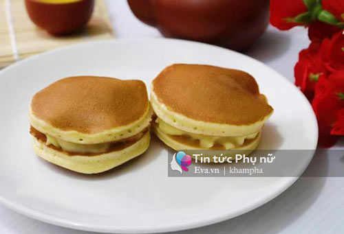 Cách làm bánh rán Doremon nhân trứng sữa tuyệt ngon - Bếp Eva