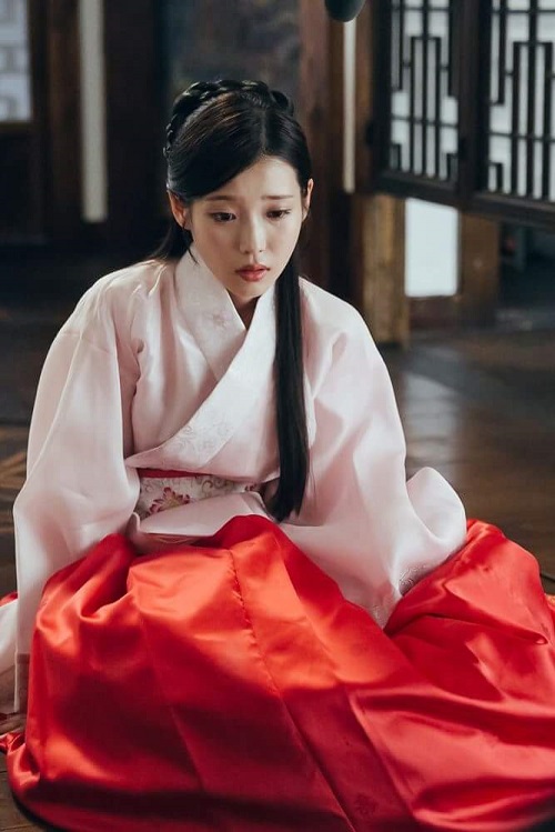 Người tình ánh trăng tập 19: IU buông tay Lee Jun Ki để cưới người khác