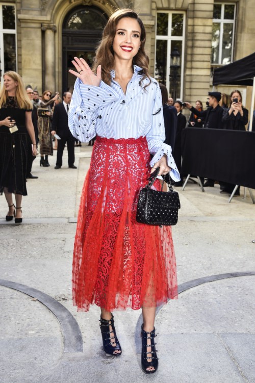 Park Shin Hye bại trận khi đụng hàng với Jessica Alba