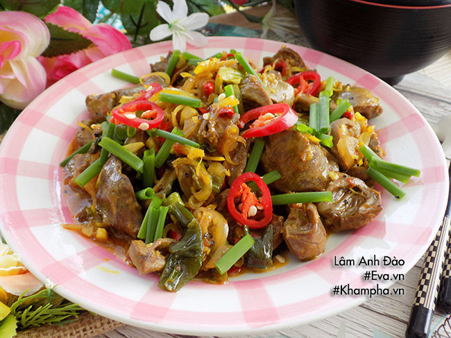 Tim gà xào sả ớt rẻ tiền mà ngon cơm